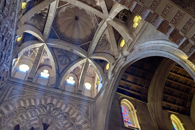 Exclusive visit to the Mosque with official guide. Small groups - Who Should Consider This Tour?