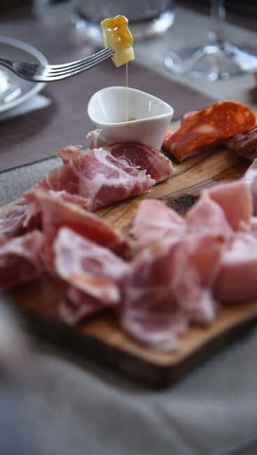 Exclusive Wine Lesson and Tasting near Montepulciano - Key Points