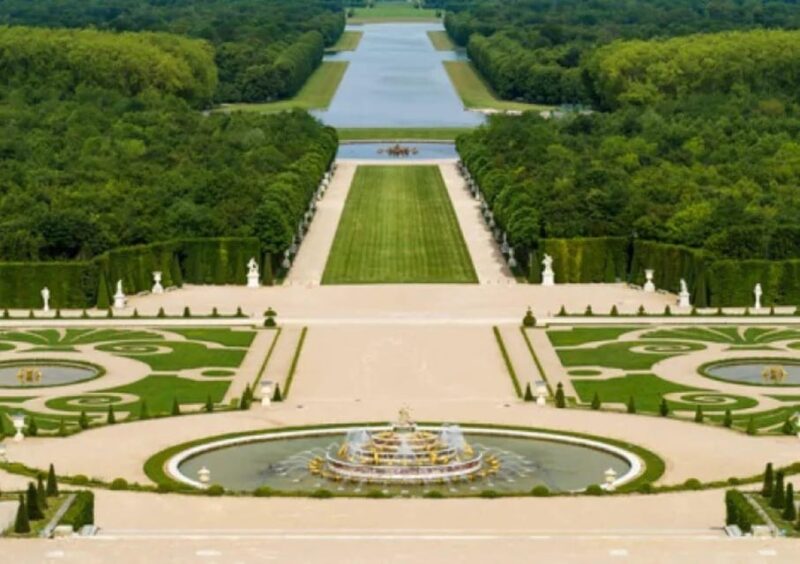 Excursion from Paris to Versailles Palace by Tootbus - Inside the Versailles Experience