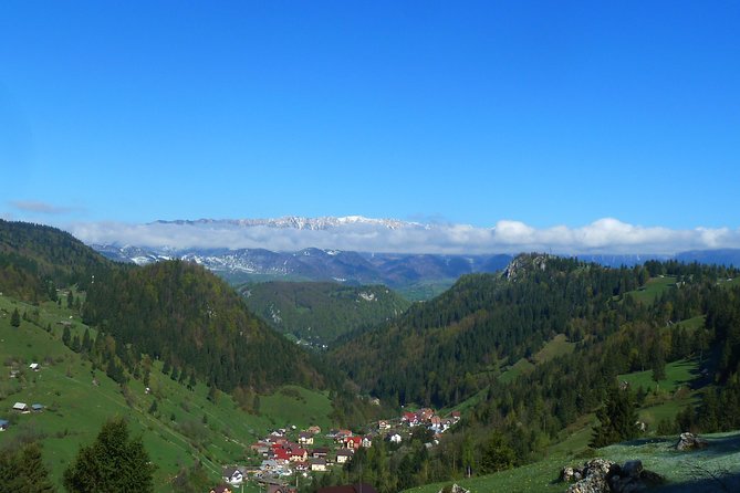 Excursion in Moeciu De Sus (Recommended for Families) With a Native Spanish Guide. - Health and Accessibility Considerations