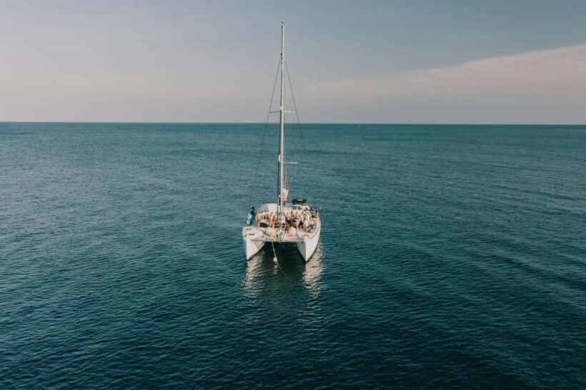 Excursion to Isla Mujeres, transportation, snorkeling, food, catamaran - Introduction