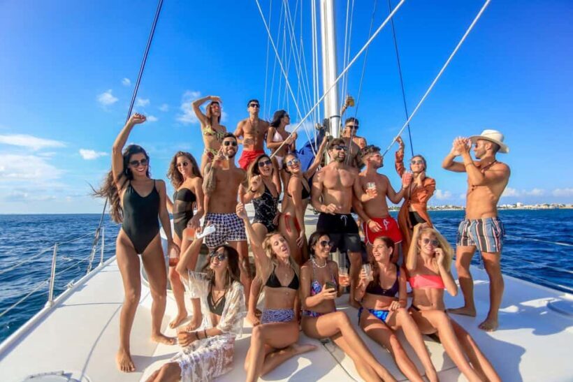 Excursion to Isla Mujeres, transportation, snorkeling, food, catamaran - FAQ