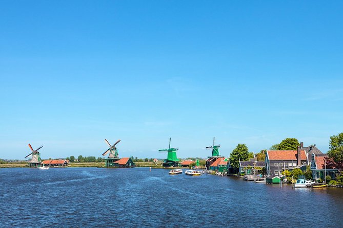 Excursion to the Mills of Zaanse Schans - Capturing Picturesque Moments