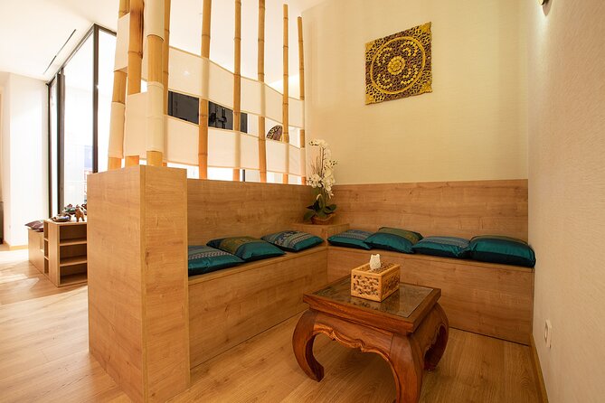 Exfoliating and Moisturizing Body Treatment of 60 Min in THAI MASSAGE ALURA - Accessibility and Additional Info