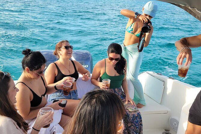 Exotic half day private charters to Rose Island, Pigs and Turtles - Key Points