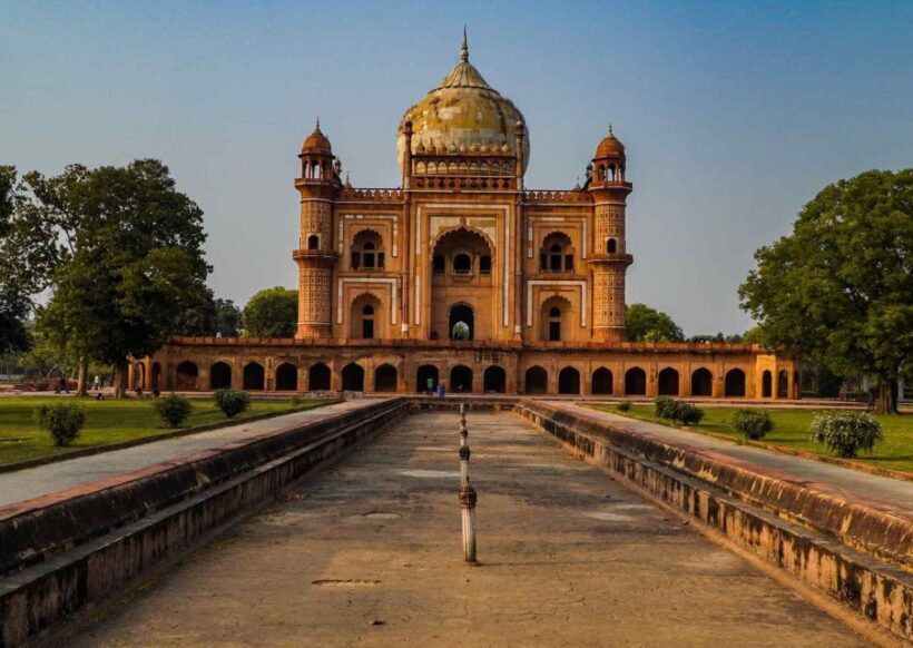 Experience 2 Hours Guided Spiritual Walking Tour of Delhi - A Closer Look at the Experience