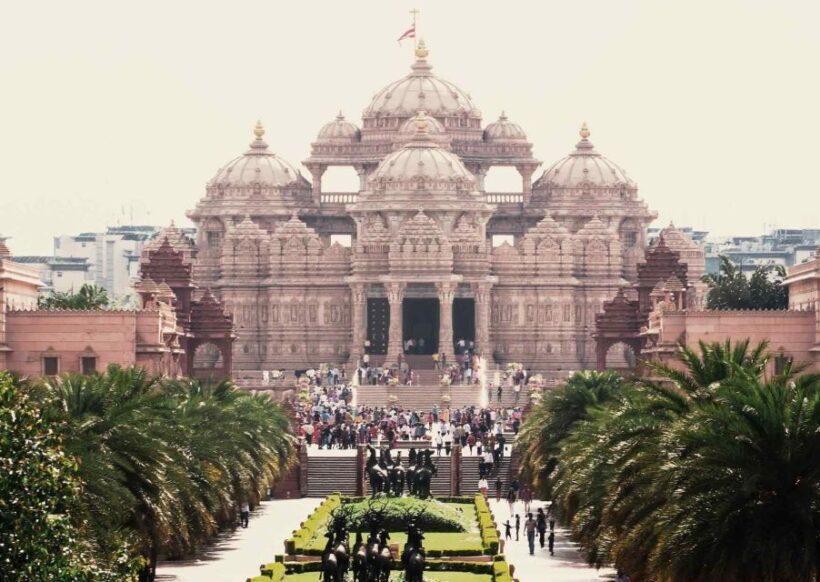 Experience 2 Hours Guided Spiritual Walking Tour of Delhi - Why This Tour Is Great for Travelers