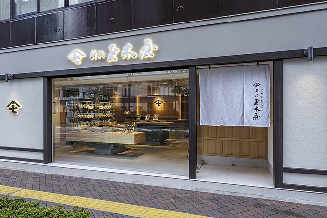 Experience a Western Twist on Japanese Sake Snacks - Positive Traveler Reviews