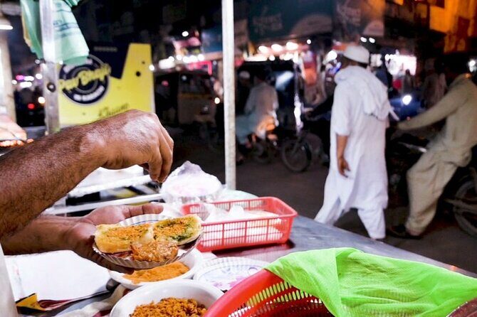 Experience and Fall in love with the street food of Mumbai, India - A Closer Look at the Mumbai Street Food Tour