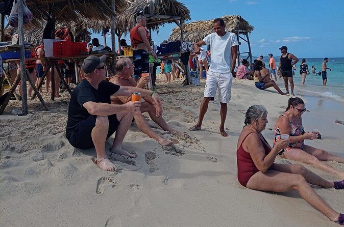 Experience Cayo Arena with Snorkeling and Lunch Buffet - Practical Tips for Participants