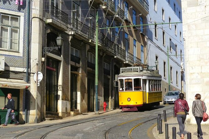 Experience Historical Lisbon City Tour with Live Guide - What Past Travelers Say