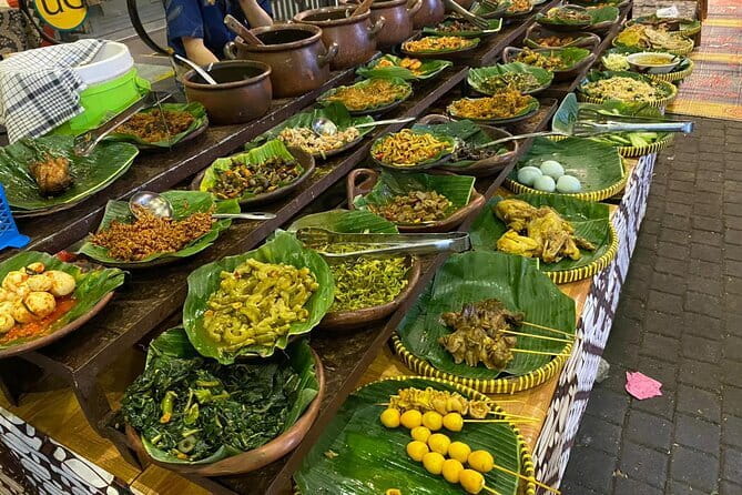 Experience Jakarta Street Food Scene with MRT Transportation - Who Should Consider This Tour?