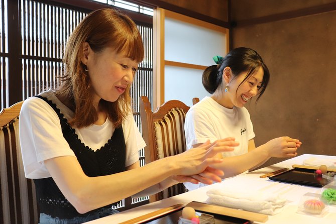 Experience of Making Sweets Taught by Professionals Local Tour & Guide - Schedule