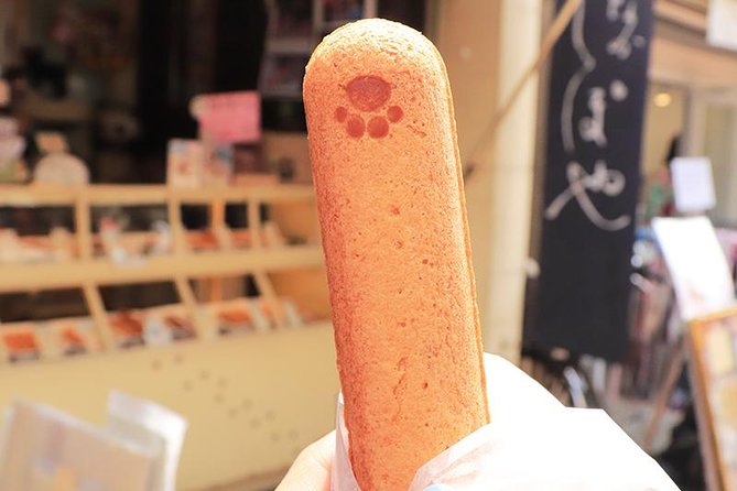 Experience Old Local Tokyo & Traditional Food in Yanaka Ginza - Experiencing the Lively Atmosphere of an Izakaya