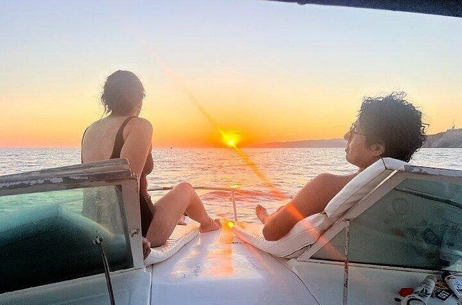 Experience Sunset on the Ocean - Included and Not Included: What’s Covered