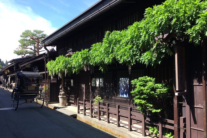 EXPERIENCE TAKAYAMA & LOCAL SAKE TASTING With Explanation 1 HOUR! - Health Restrictions