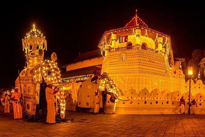 Experience the Beauty and History of Sri Lanka - Day Two: Dambulla Cave Temple and Cultural Highlights