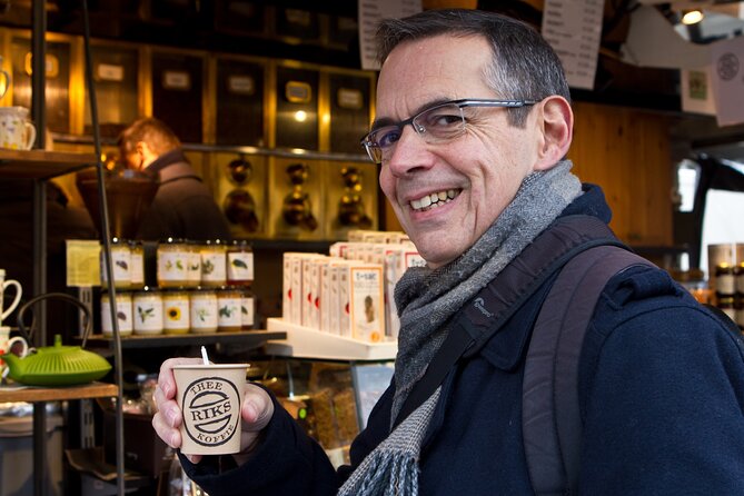 Experience the Best of Bruges on a Private Tour With Boat Ride - Navigating the Picturesque Canals