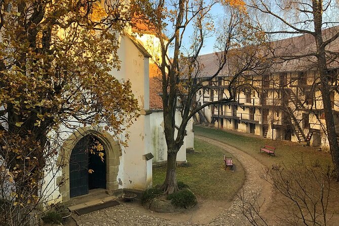 Experience the History of Bran Castle and Saxon Fortifications in Burzenland - Experience the Tour: What to Expect