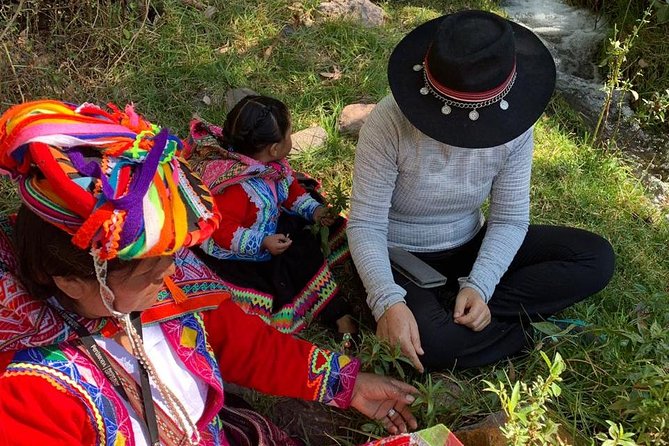 Experience the Magic of Andean Textiles: Weaving Workshop - Cusco - Taking in Local Cuisine and Culture