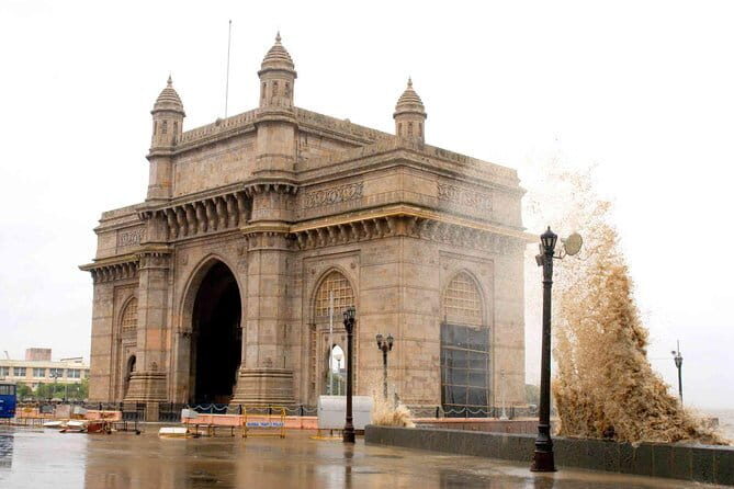 Experience the Monsoon in Mumbai in Private Vehicle - An In-Depth Look at the Mumbai Monsoon Private Tour