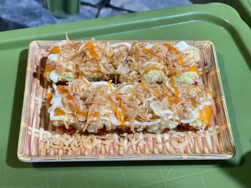 Experience Train Street With Local Food - Visual and Sensory Experience