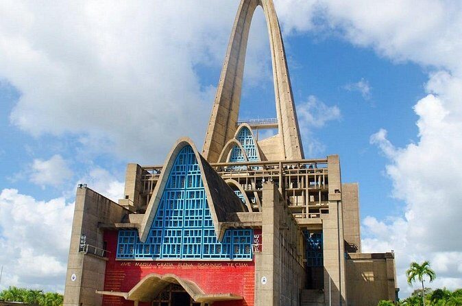 Experiencia cultural de Medio Día en Punta Cana - Stop 3: Parroquia de San Dionisio