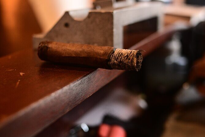 Experiencia de cata de puros con maridaje exclusivo - The Itinerary: A Closer Look