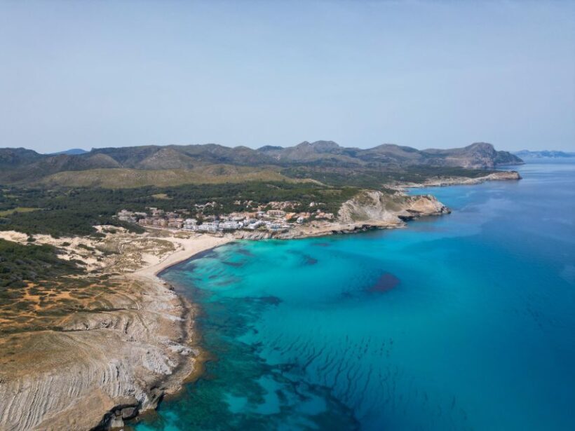 Experinence Cala Agulla / Molto with Paddlesurf and snorkel - Who Should Consider This Tour?