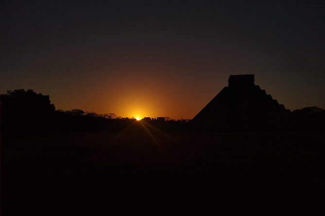 Expert Guided: Chichen Itza Tour with Early Access - An Introduction to the Tour Experience