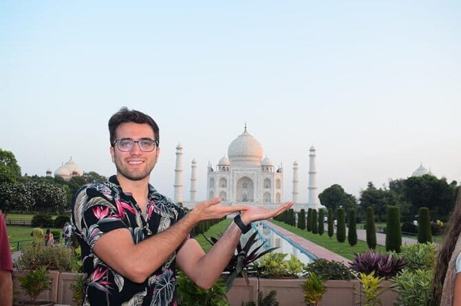 Explore Agra in a day: Delhi to Taj Mahal by car - FAQ