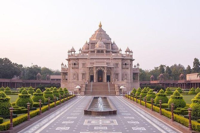 Explore Ahmedabad Spiritual Sites - A Private Tour with Akshardham Temple& Lunch - An In-Depth Look at the Tour Experience