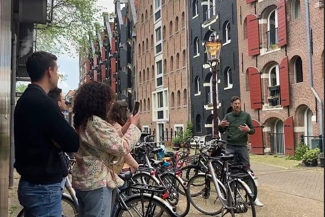 Explore Amsterdam by Bike in the Company of a French Local Guide - Key Points