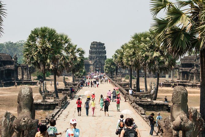 Explore Angkor Wat and Ta Phrom in depth - The Value of the Experience