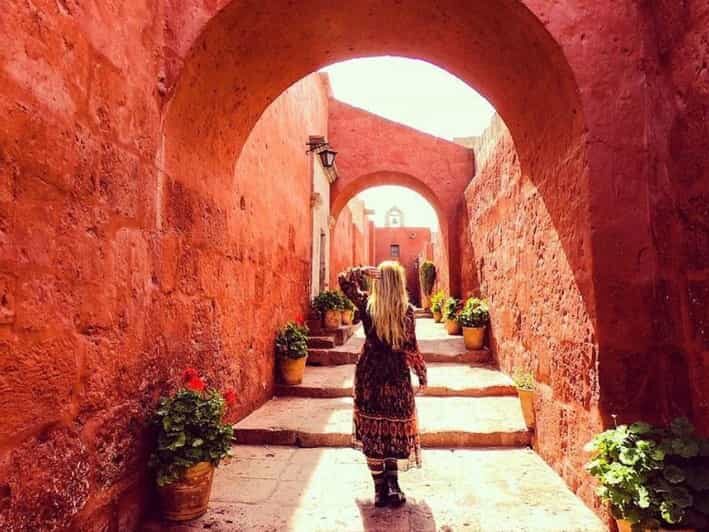Explore Arequipa+Santa Catalina Monastery with a guided tour - Key Points