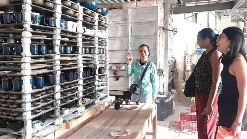 Explore Bat trang village & Ceramics factories / local guide - Key Points
