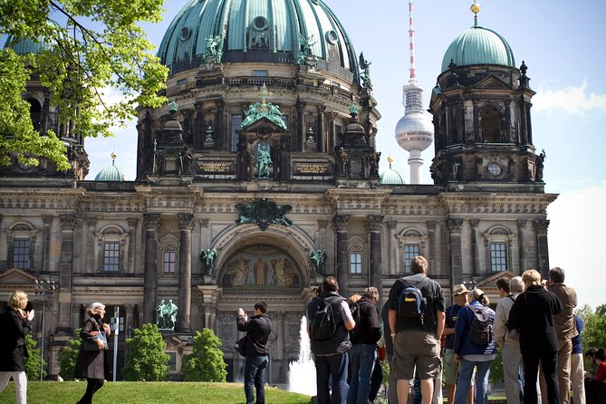 Explore Berlin: Walking Tour of All The Iconic Sites - Authentic Experiences and Hidden Corners