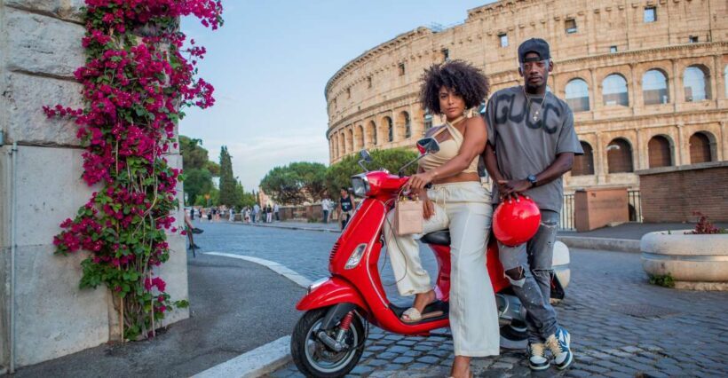 Explore city on Vespa with Professional Photographer - Key Points