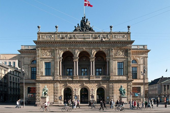 Explore Copenhagen: Self-Guided Audio Tour - Amalienborg Palace: Denmark’s Royal Residence