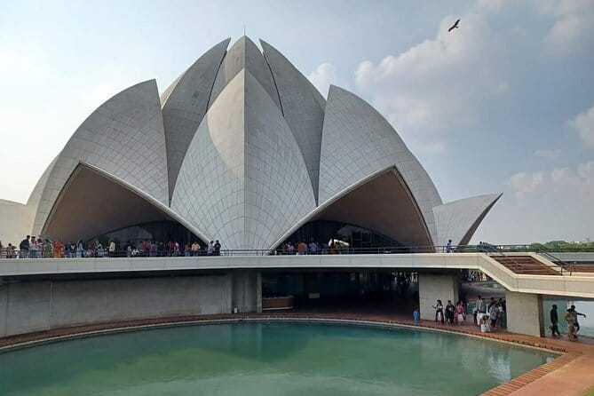 Explore Delhi Half-Day Tour with Agra Drop - Who Should Consider This Tour?