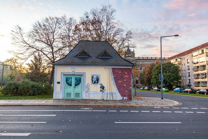 Explore Dresdens Art and Culture with a Local - Fürstenzug and the Stallhof