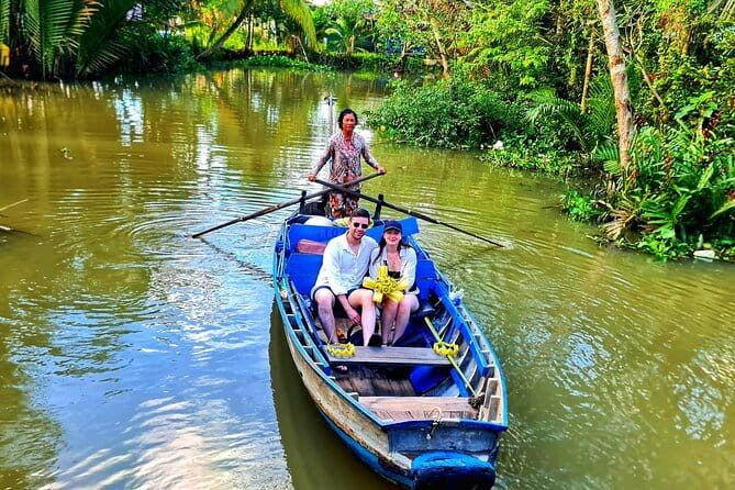 Explore Floating Market with Local People - The Sum Up