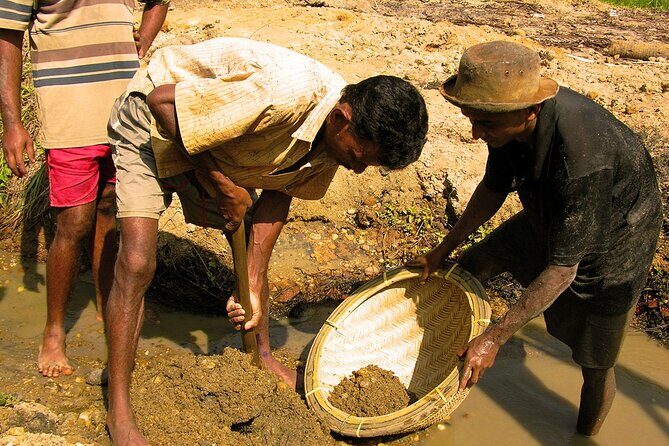 Explore Gem Mines in Rathnapura from Wadduwa - Key Points