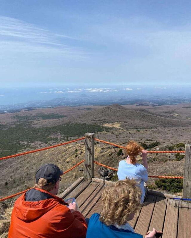 Explore Hallasan:Yeongsil Course Hiking Experience(Beginner) - Key Points