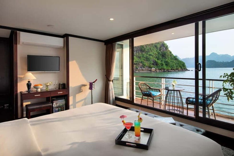 Explore Halong&Lan Ha Bay 5* cruise, classy-bathtub-balcony - Key Points