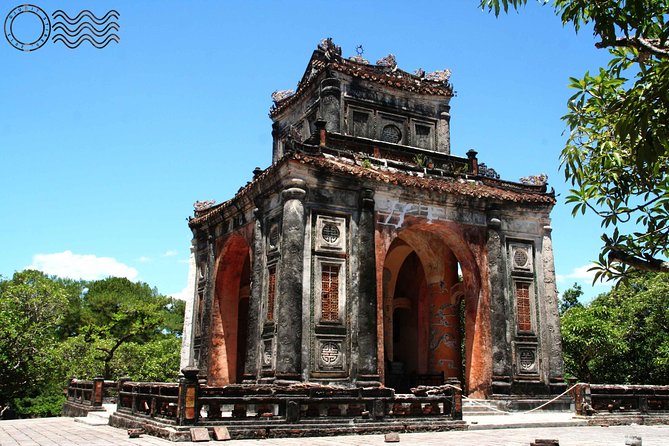 Explore Hue's 3 Royal Tombs with an (ES) driver only. - FAQ