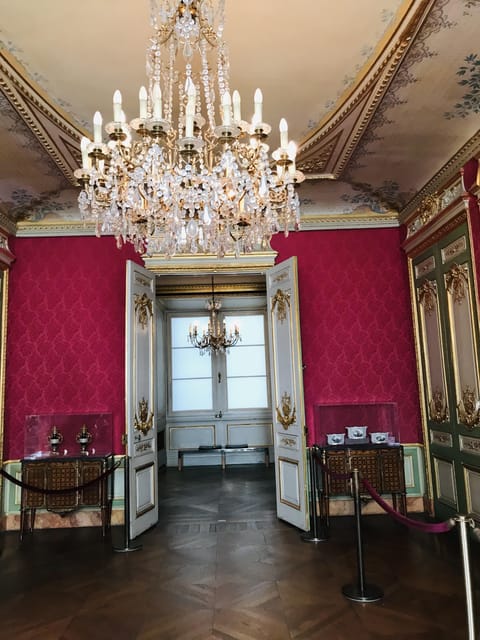 Explore Iconic Masterpieces At The Louvre Museum - What Past Reviewers Say