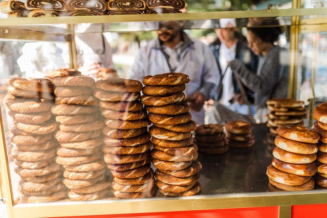 Explore Istanbul In A Day With A Local: Private And Personalized - Navigate the Bustling Streets and Lively Bazaars