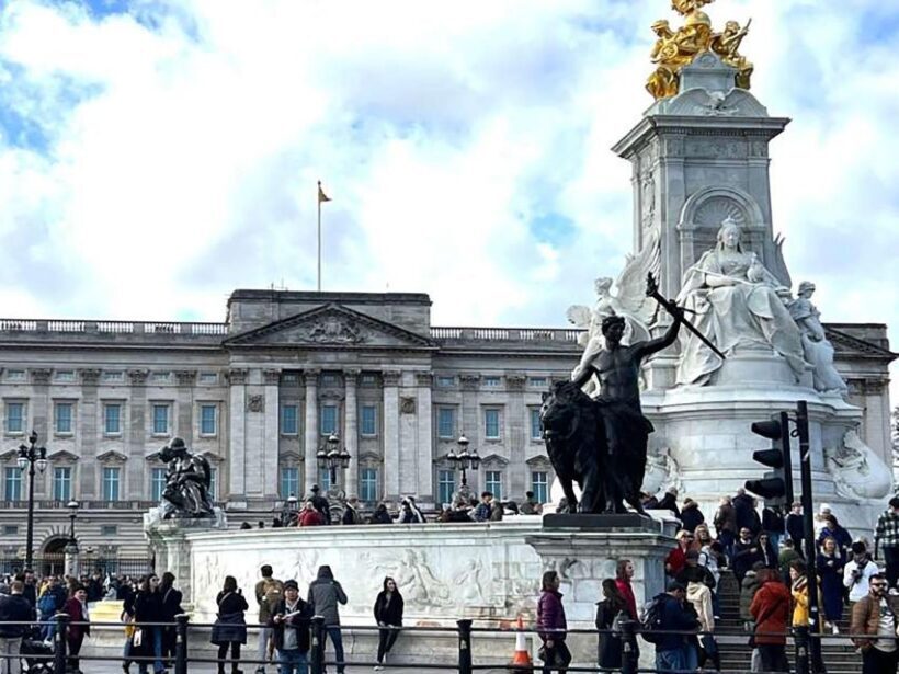 Explore London, Cenotaph, and Buckingham Palace - A Practical Guide to the London Highlights Tour