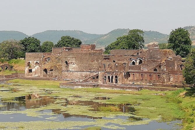 Explore Mandu's Architectural Marvels And Romantic Legends - A Practical Look at the Itinerary